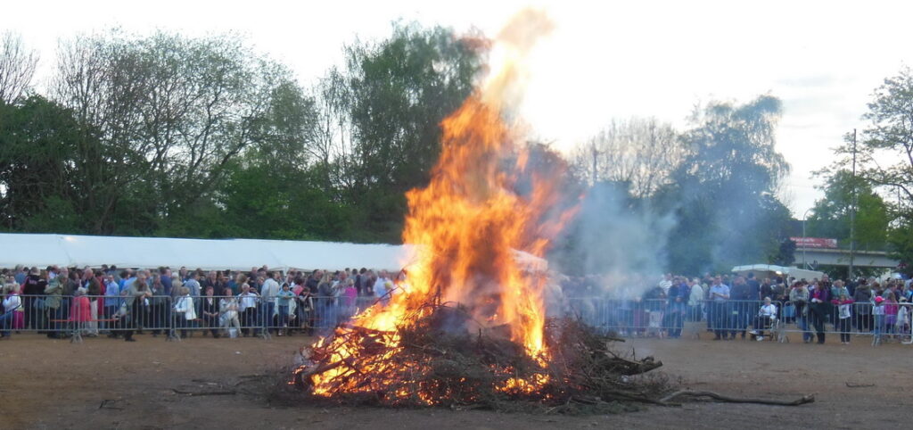Oppumer Osterfeuer 2024 – TV DJK Oppum